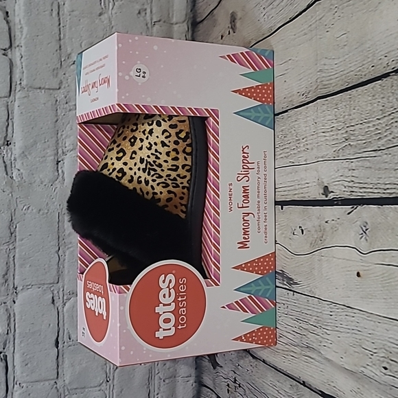 totes | Shoes | Cheetah Print Memory Foam Slippers | Poshmark